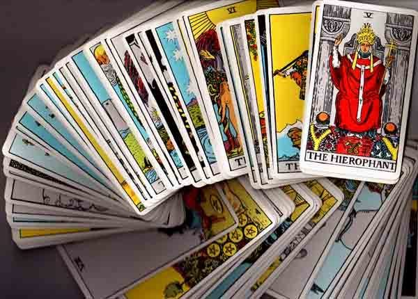 How to Make Your Own Tarot Cards in 4 Easy Steps