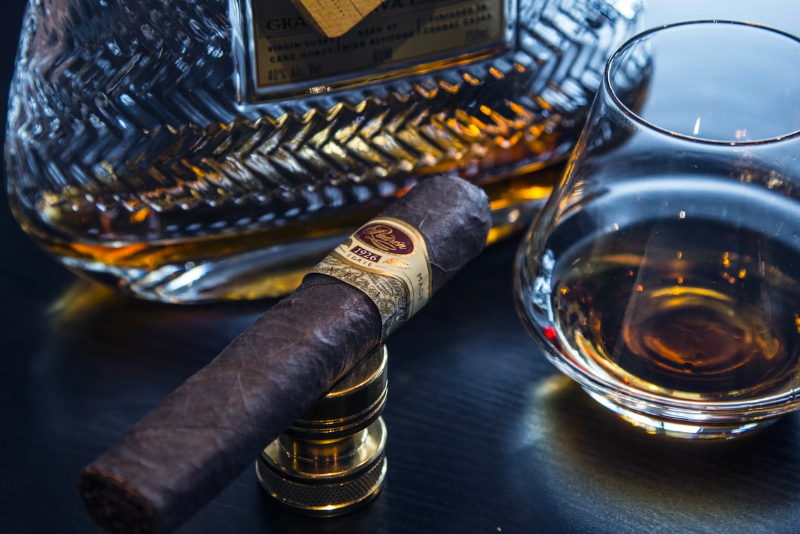 8 Gift Ideas Perfect For A Cigar Lover