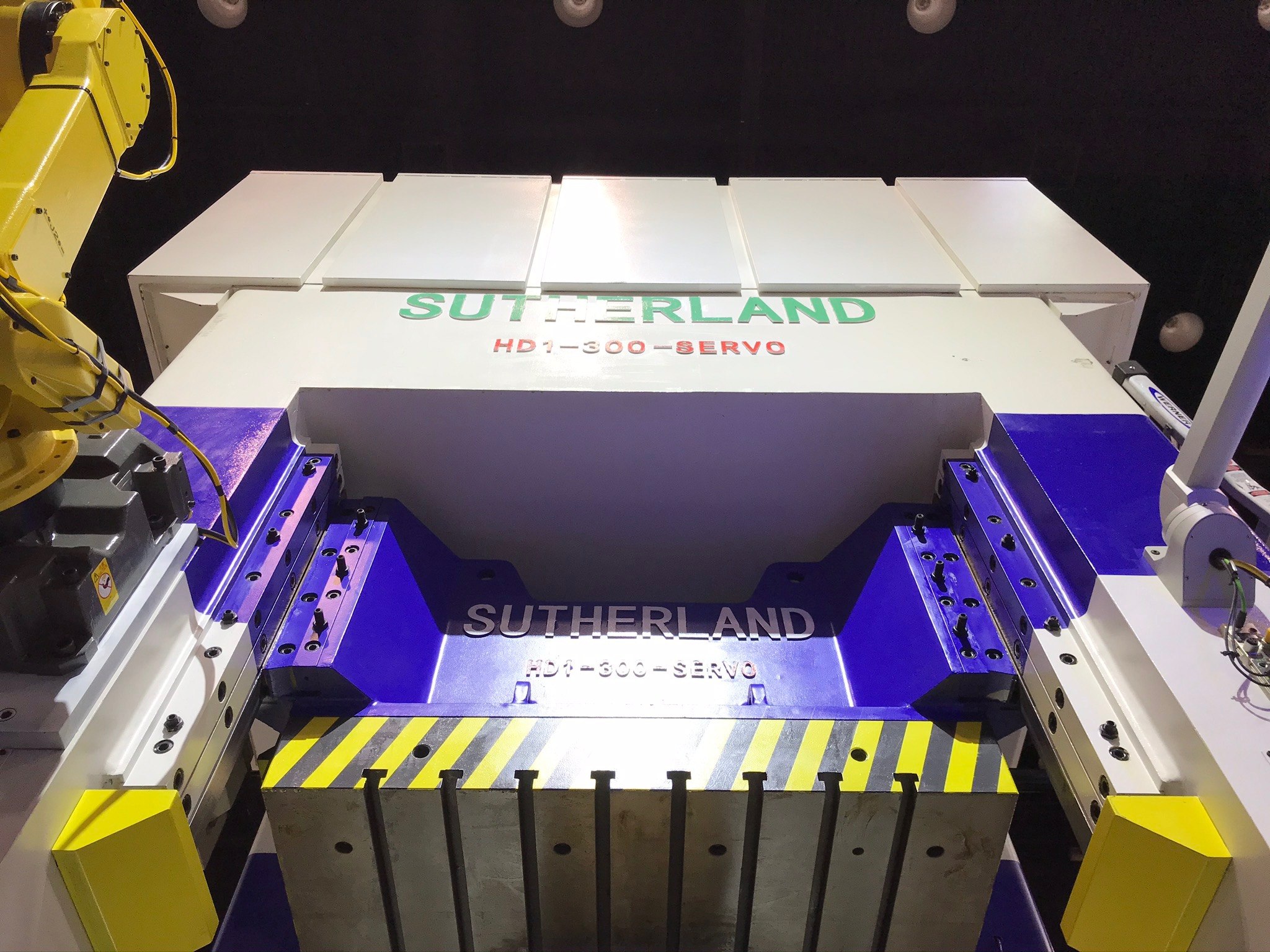 Sutherland SERVO HYDRAULIC BOOTH
