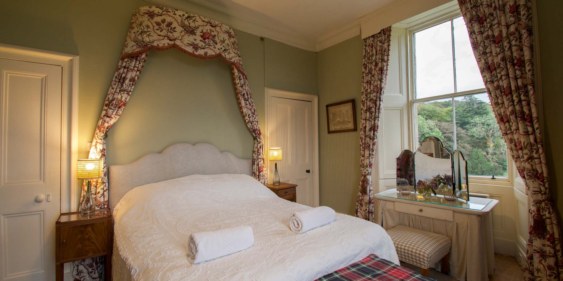 Torloisk House self catering on Mull - historic home sleeps up to 14