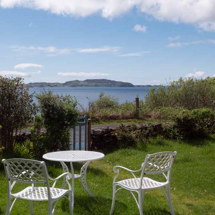 Normann's Ruh traditional self catering cottage on Mull