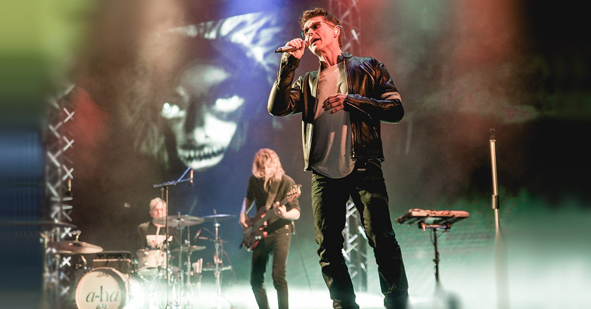 A-ha tours with Wisycom microphone set