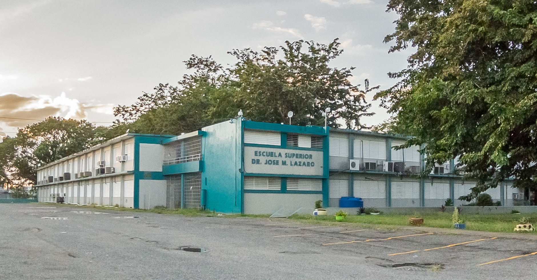 Escuela Dr. José M. Lázaro ("La Kodak"), Carolina, PR