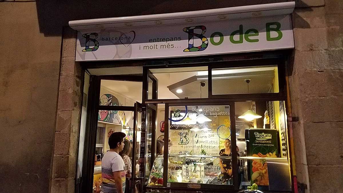 Expert Tips for Exploring Barcelona Like a Local | U30X