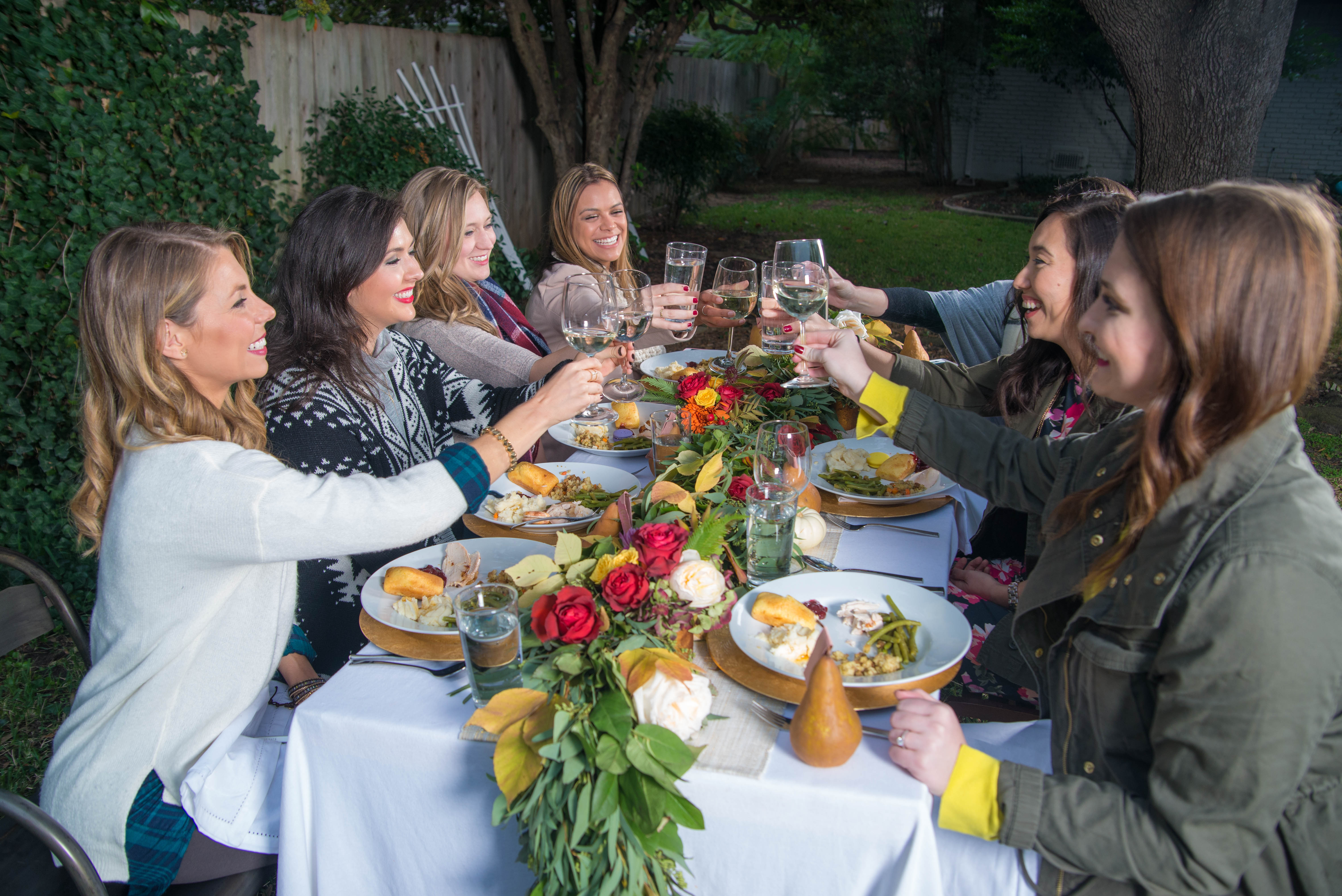 4 Steps to Hosting Friendsgiving