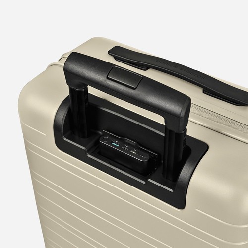 2023 Horizn Studios Luggage Review [In-Depth & Unbiased]