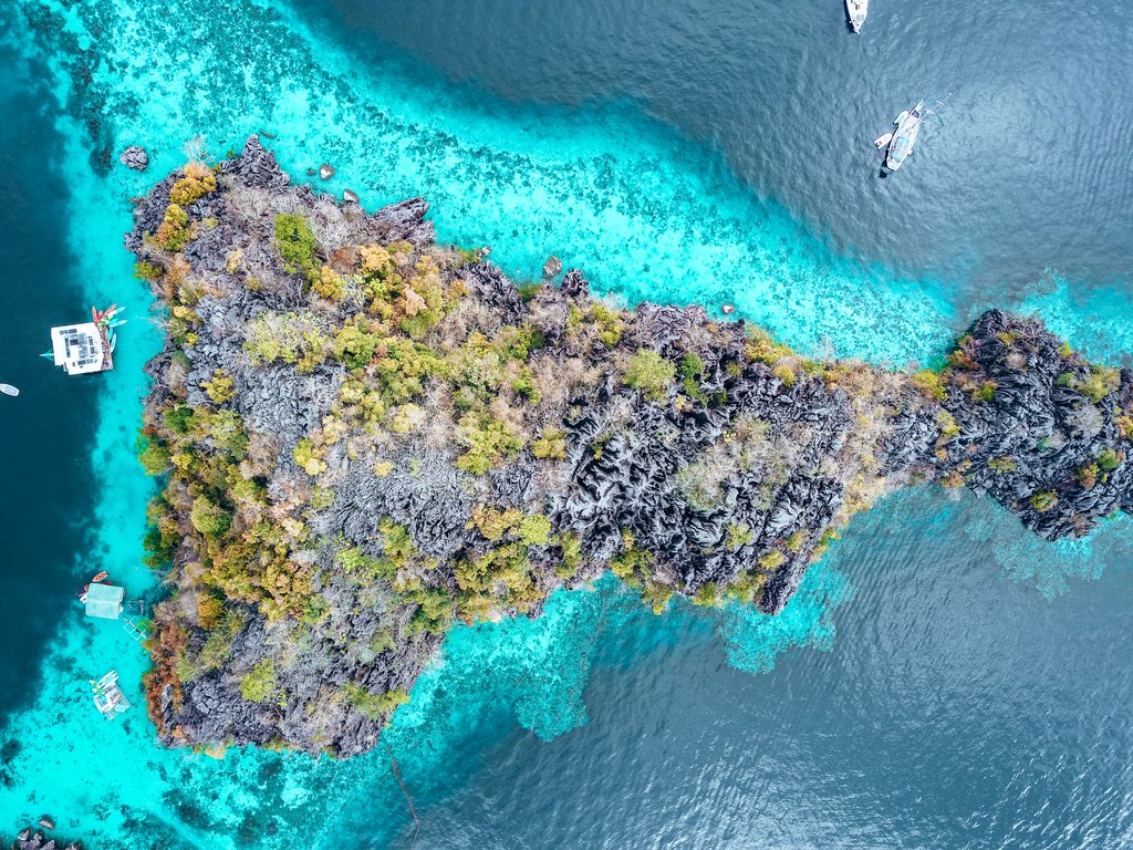 Paolyn Houseboats Review: The Best Place To Stay Near Coron Island!