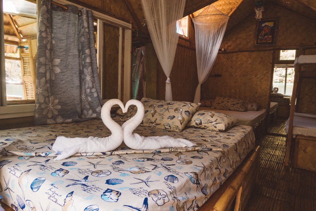 Paolyn Houseboats Review: The Best Place To Stay Near Coron Island!