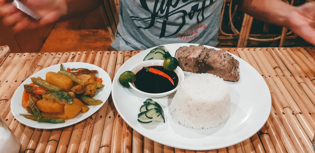 Paolyn Houseboats Review: The Best Place To Stay Near Coron Island!