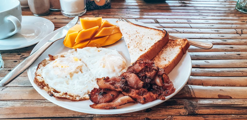 Paolyn Houseboats Review: The Best Place To Stay Near Coron Island!