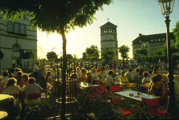 Rheinuferpromenade (River Rhine Promenade) | Waterfronts