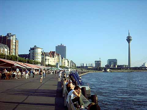 Rheinuferpromenade (River Rhine Promenade) | Waterfronts