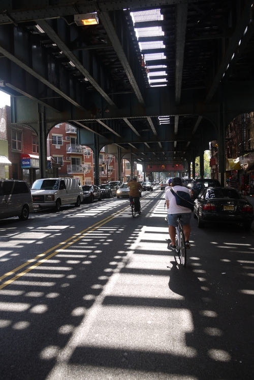 Roosevelt Avenue | Streets & Transportation