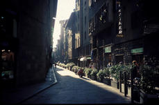 Balancing Street Space for Pedestrians and Vehicles