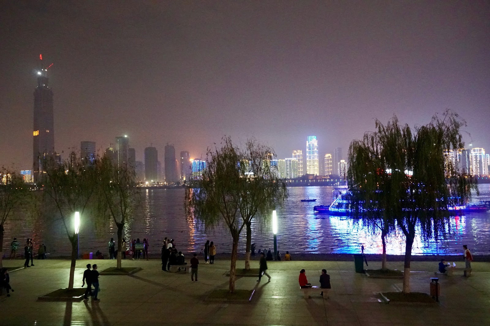 Wandering the Wuhan Waterfront: Hankou Jiangtan Park