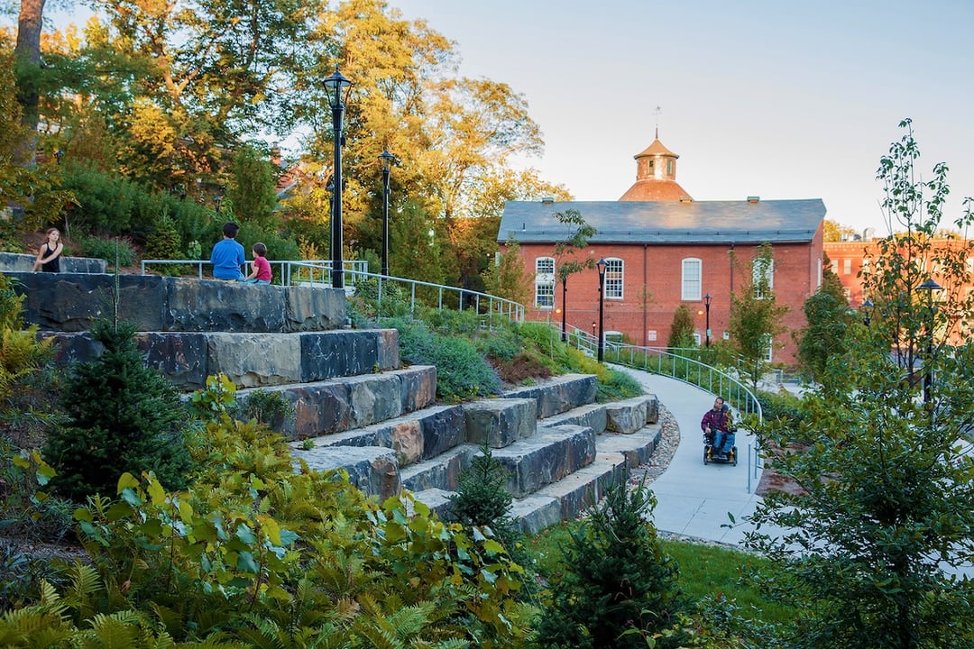 Academy of Music Bus Stop | Streets & Transportation