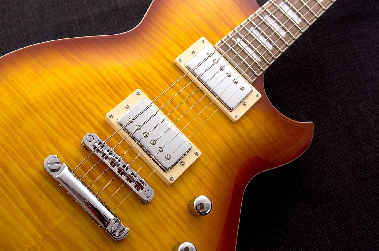 Reverend Guitars - Roundhouse