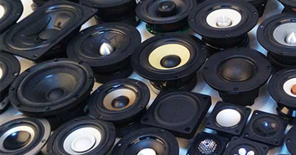 How to Choose the Right Speakers | Black Ghost Audio