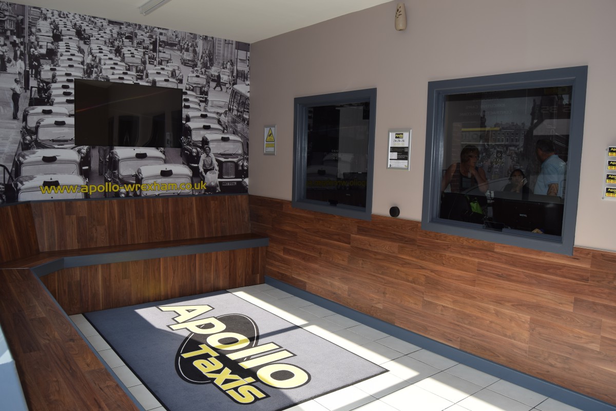 Showroom opens in Wrexham for Apollo | Apollo Taxis
