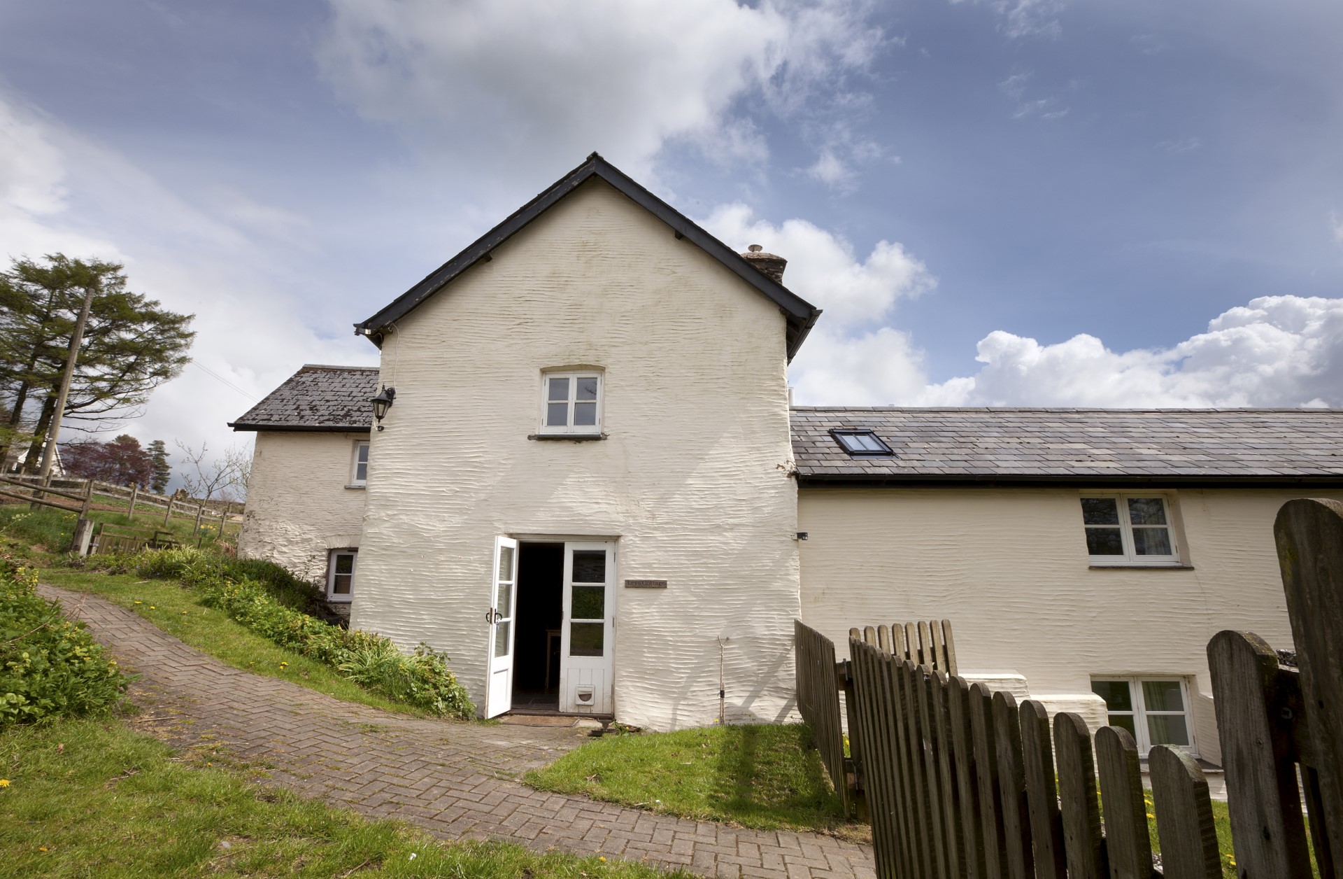 Cottage Groups & Complexes | My Favourite Cottages