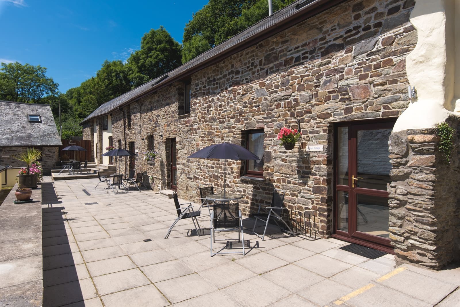 Cottage Groups and Complexes | My Favourite Cottages