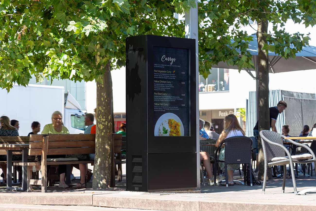 Digitale Außenwerbung in der Gastronomie: Outdoor-Stele | Wedeko ...