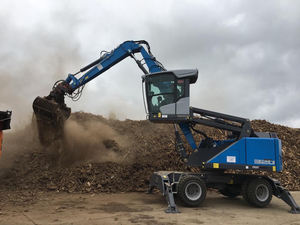 The Powerhouse: Fuchs MHL320 Material Handler