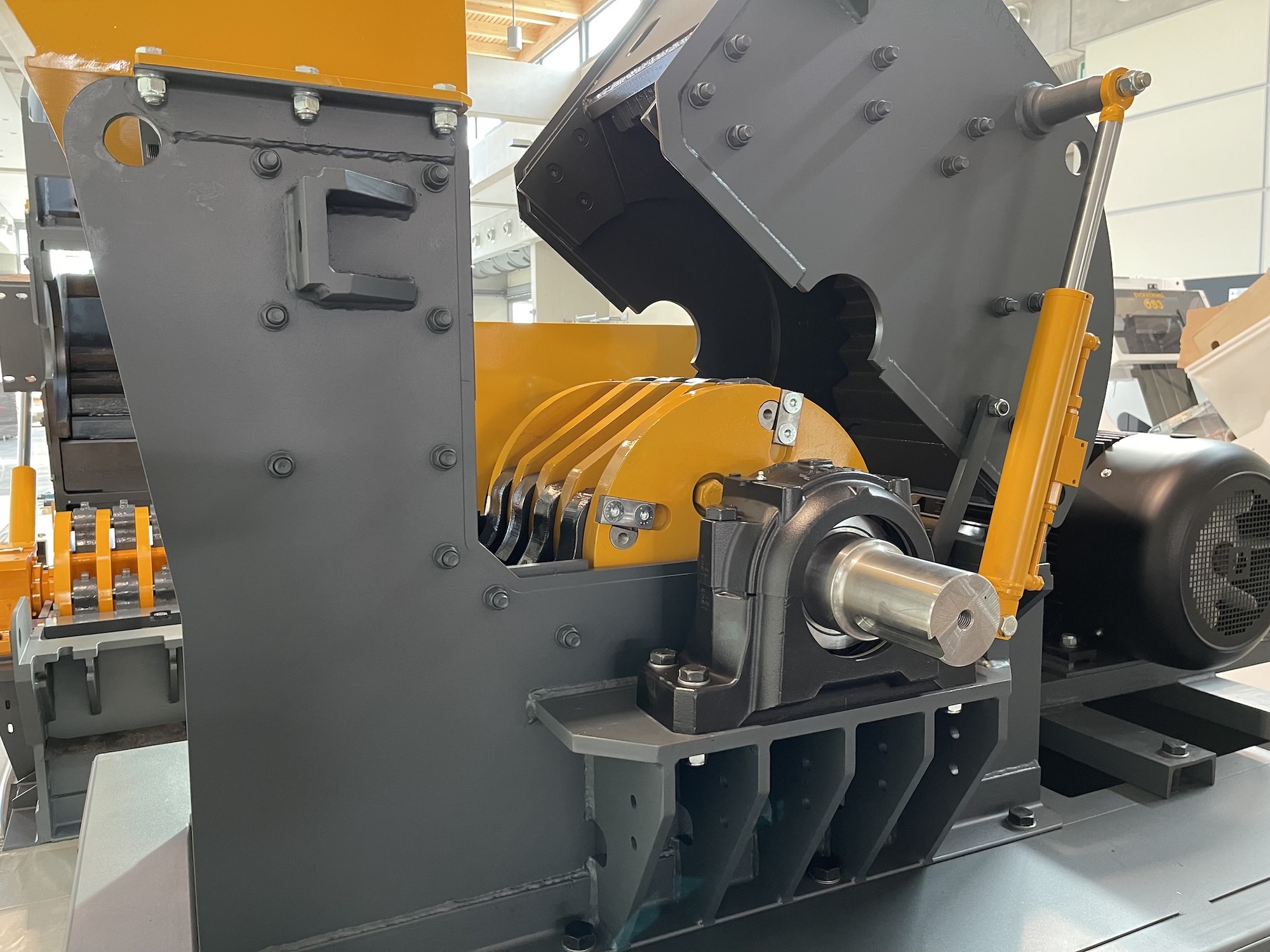 Hammer mill size reduction @ Ecomondo 2021 | STOKKERMILL