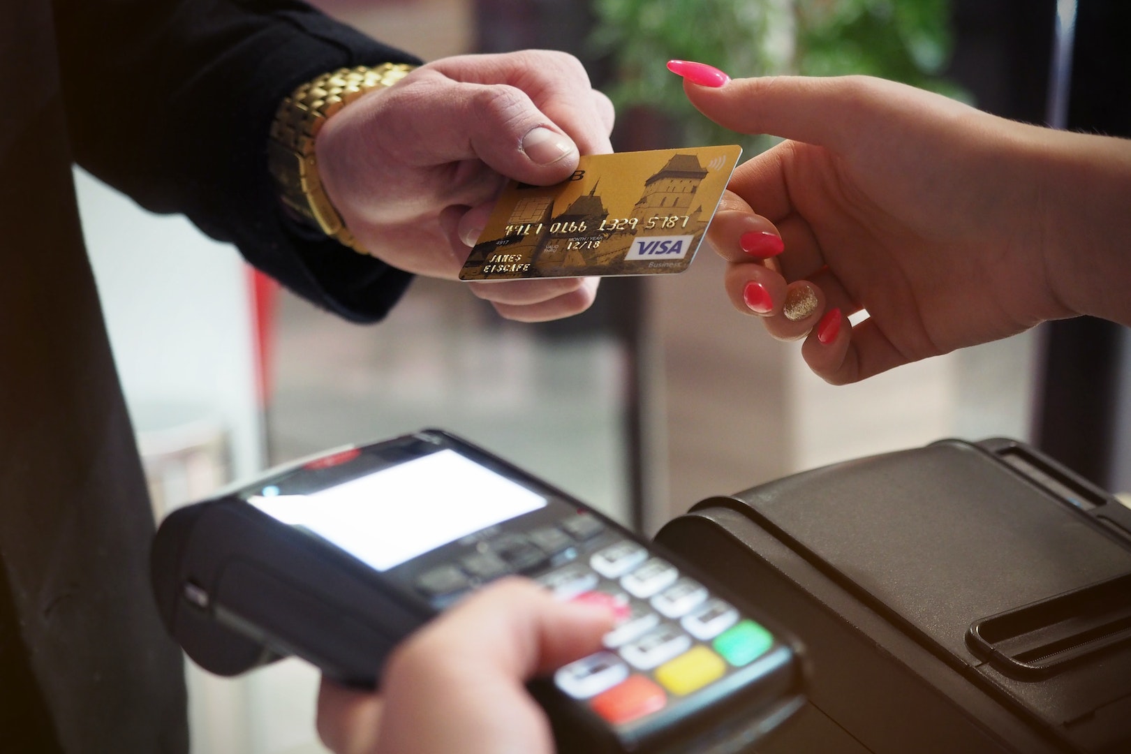 Credit Card Fraud: 5 Ways to Prevent It at Restaurants
