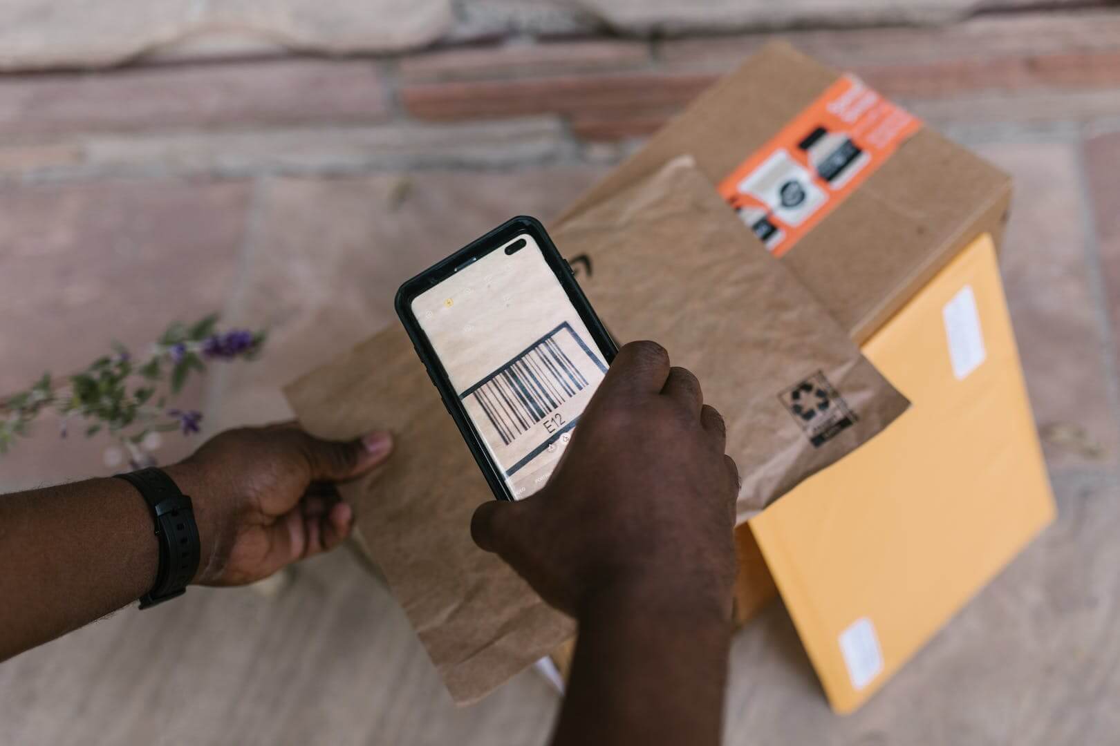 Barcode Scanning in Warehouses: Uses and How to Implement It