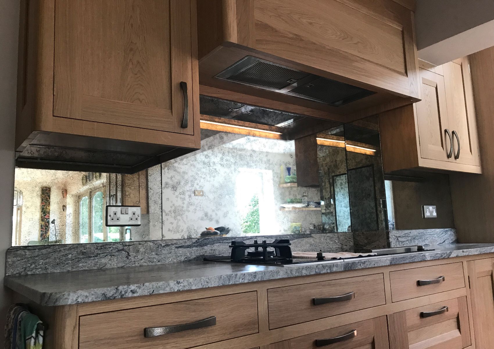 Vintage Style Antiqued Mirror - Saligo Design