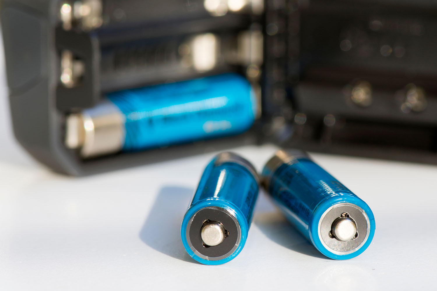 Power Play: Sustainable Alternatives to Disposable Batteries
