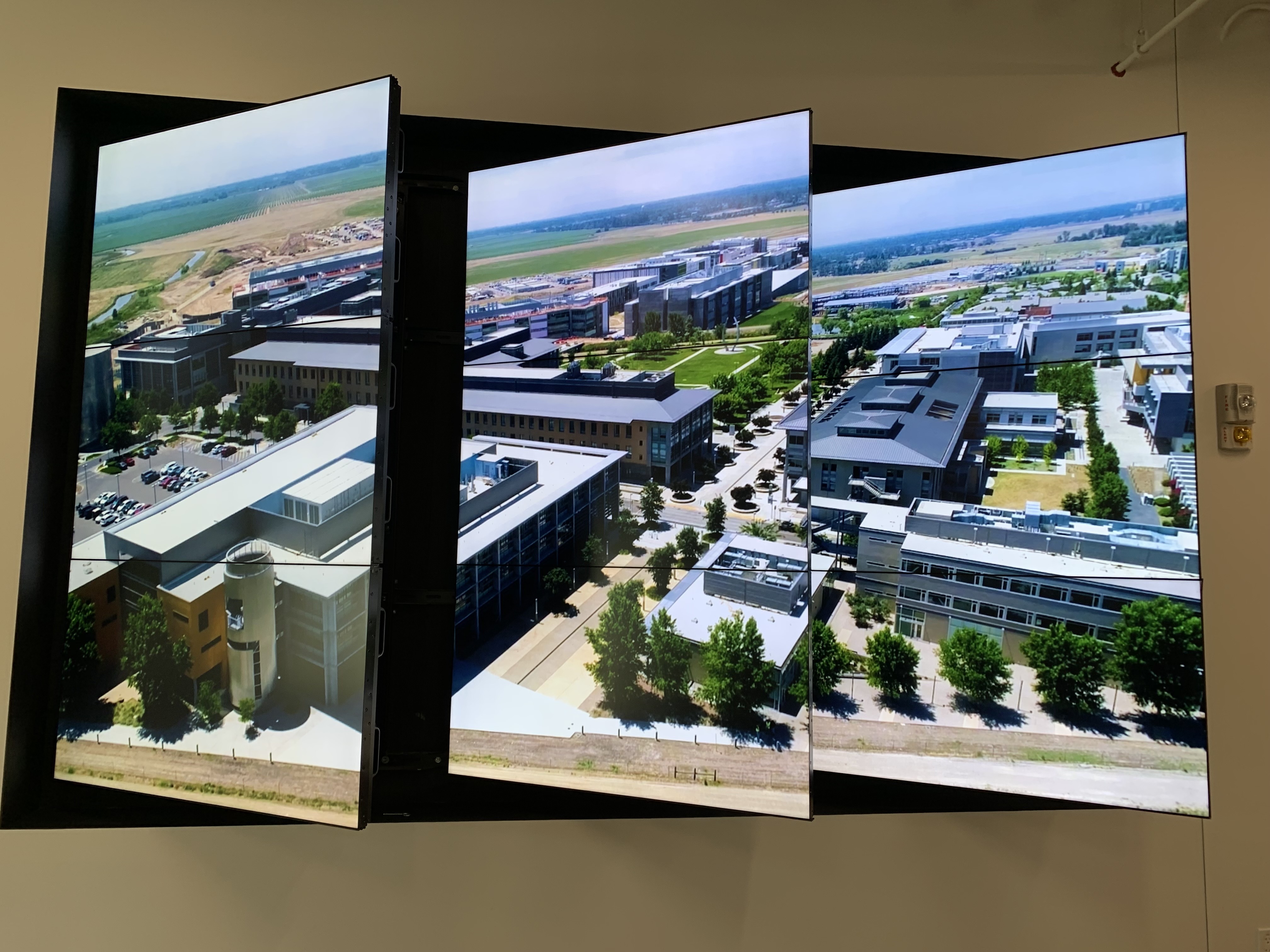 Carousel Digital Signage - UC Merced