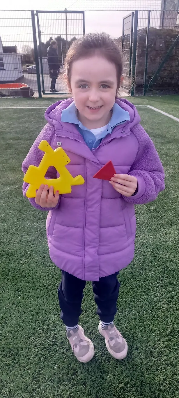 Learning shapes in Junior Infants | Scoil Naomh Muire Eas Géitine