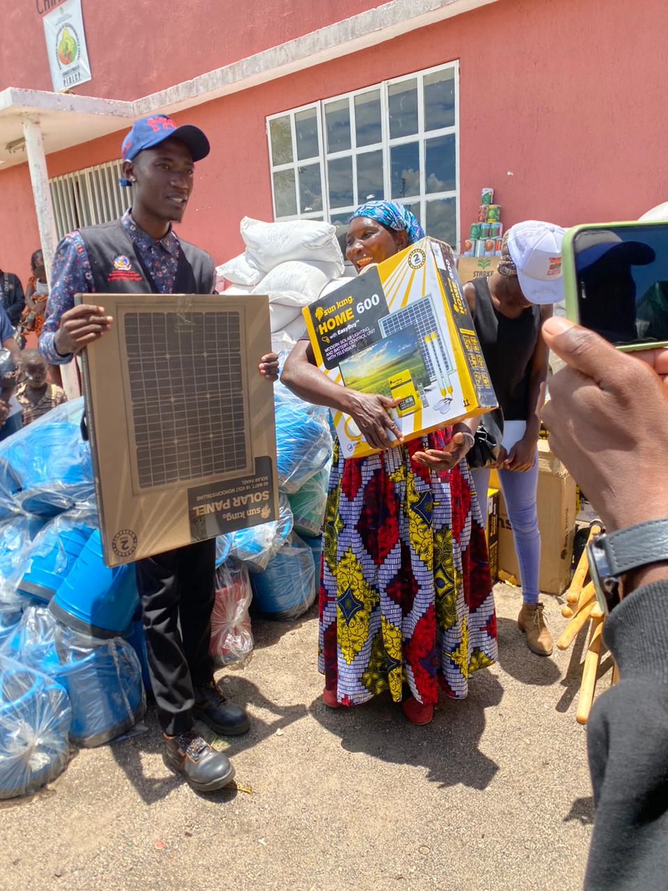 Membros das Comunidades recebem imputs para desenvolver actividades ...