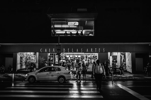 Random Movie Generator: Helps You Find What To Watch - Eggradients.com