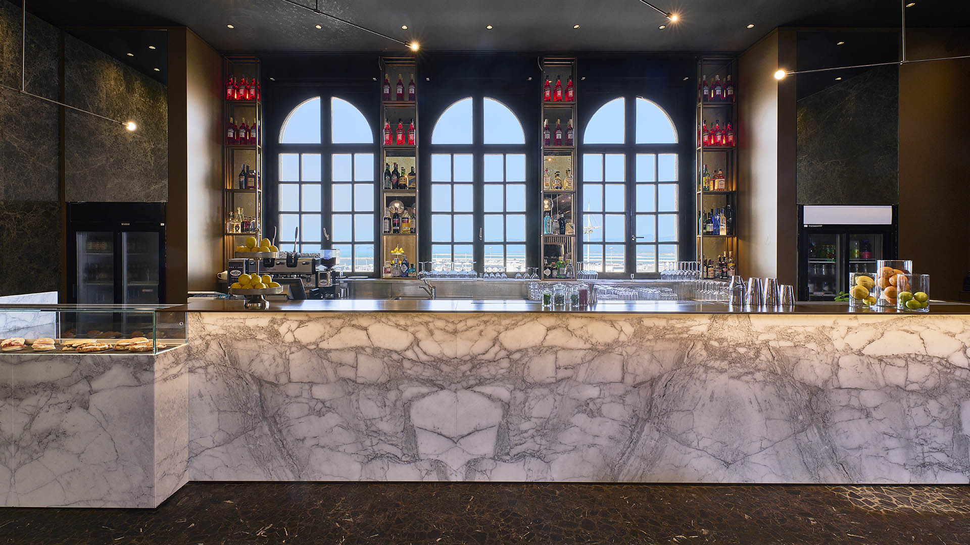 Il Bar in Via Roma - Cocktail bar, lounge and café in Rinascente Cagliari