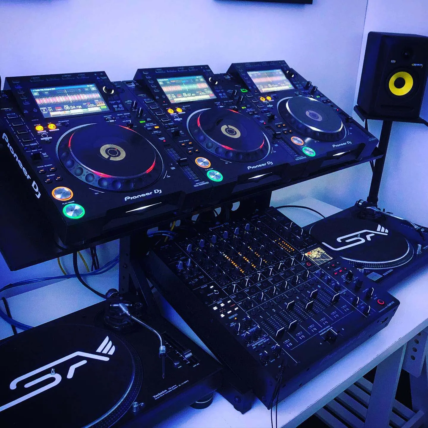 Studio Hire | London | LSA DJ & Music Production Courses