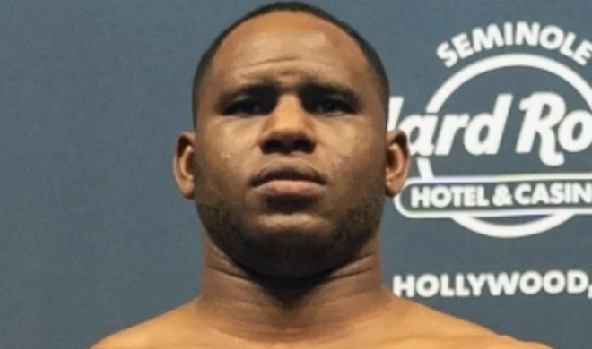 Frank Sanchez Drops Daniel Martz Three Times, Scores TKO 1