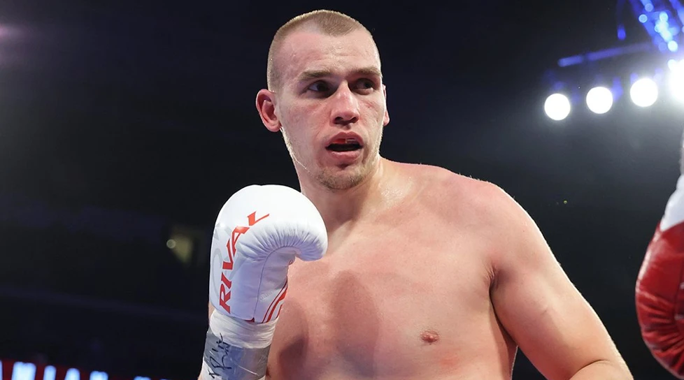 Boxing: Damian Knyba Stops Curtis Harper In 8th Round