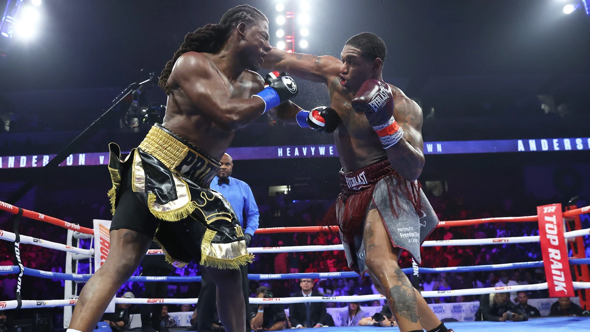 Jared Anderson outlasts Charles Martin in 10-round classic