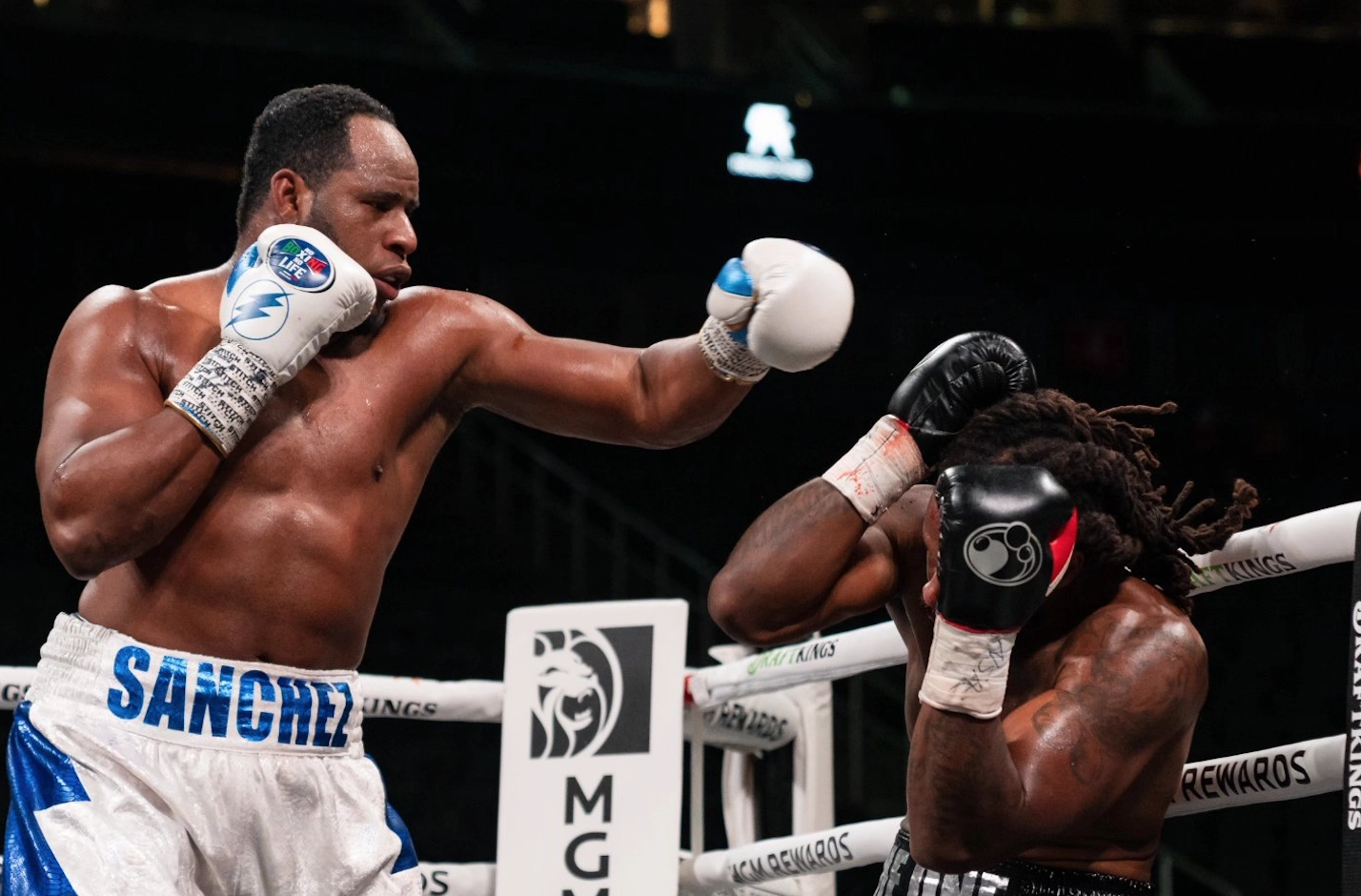 Heavyweight Frank Sanchez Stops Alexander in Vegas