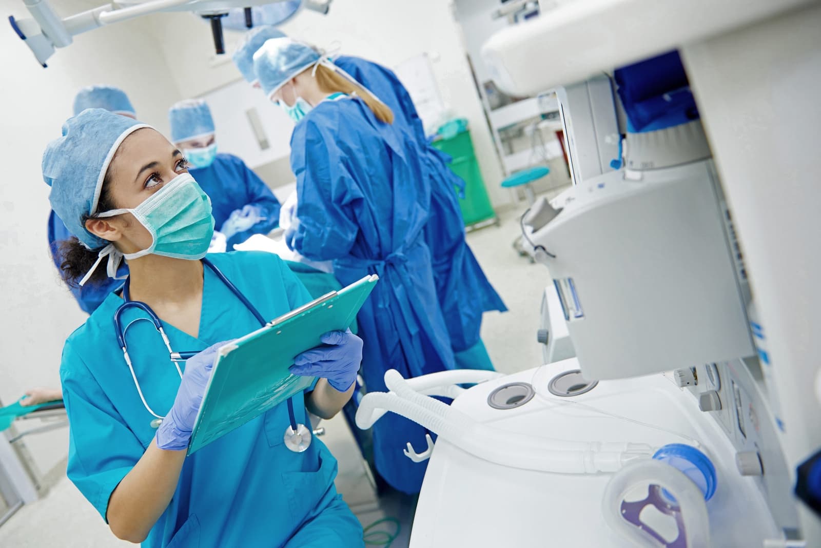 Travel Nursing Pay Packages & Benefits | Advantis Medical