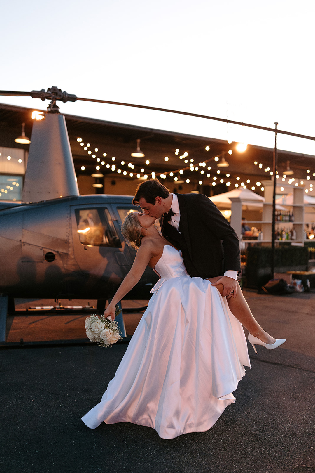 Modern White and Black Hangar 21 Wedding | Hangar 21