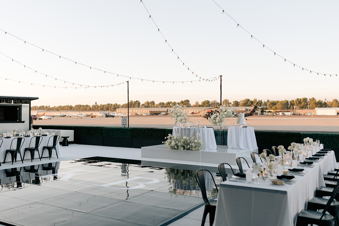 Modern White and Black Hangar 21 Wedding | Hangar 21