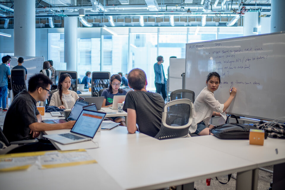 Top 15 Corporate Hackathon Ideas for Your Company Projects in 2022