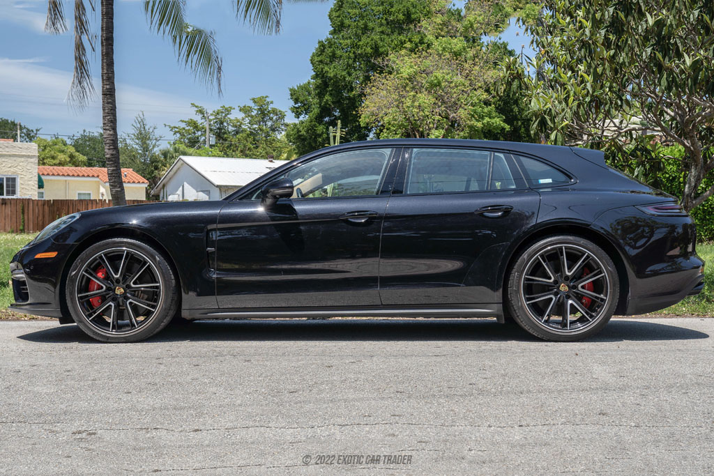 Porsche Panamera Turbo Black