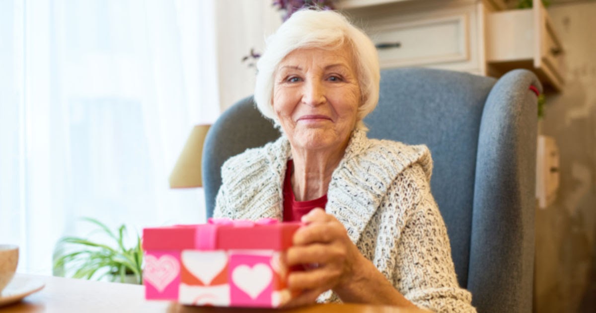 10 Senior Community Activity Ideas: Valentine's Day Edition | Welbi