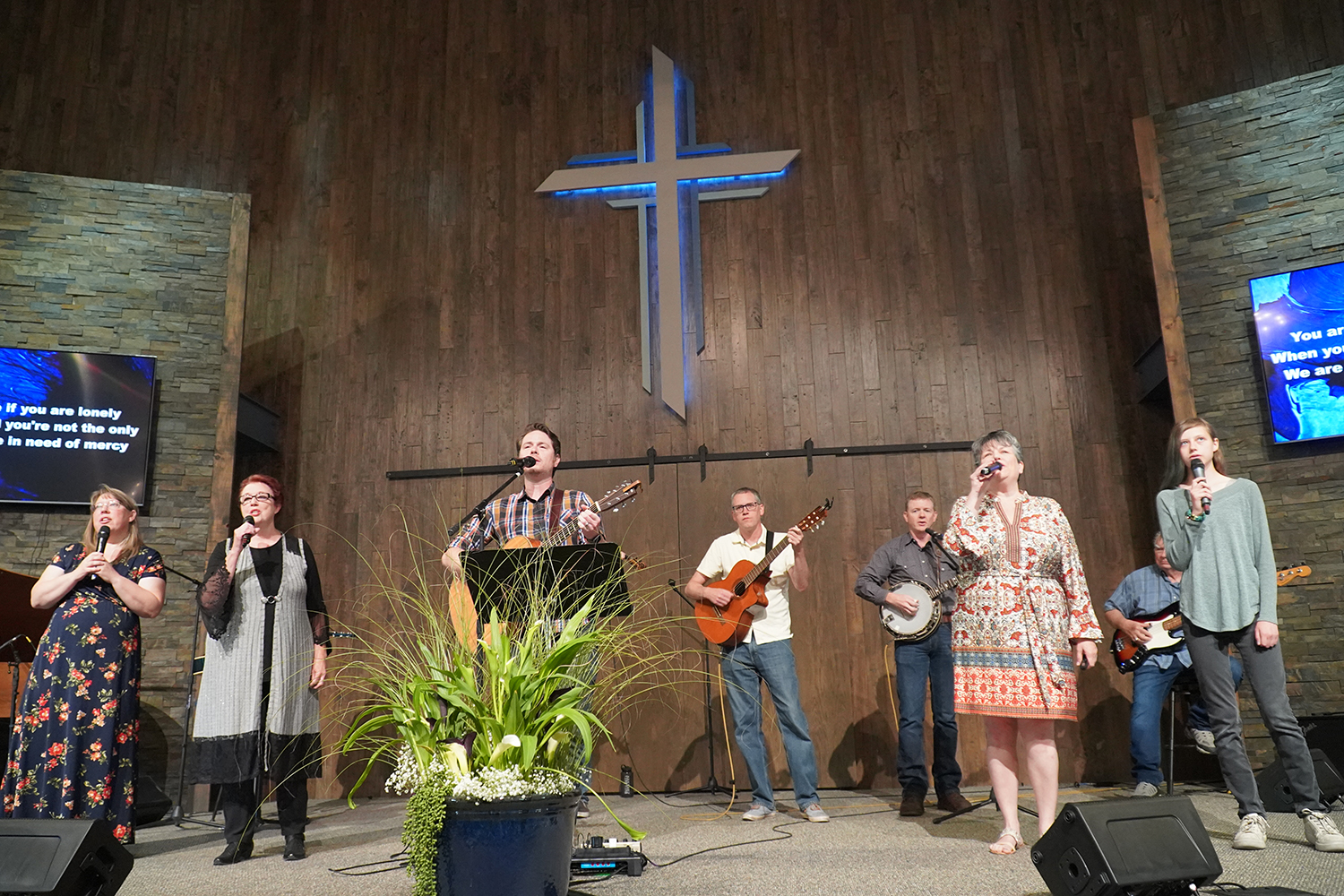 Gateway Church Dedicates New Worship Center