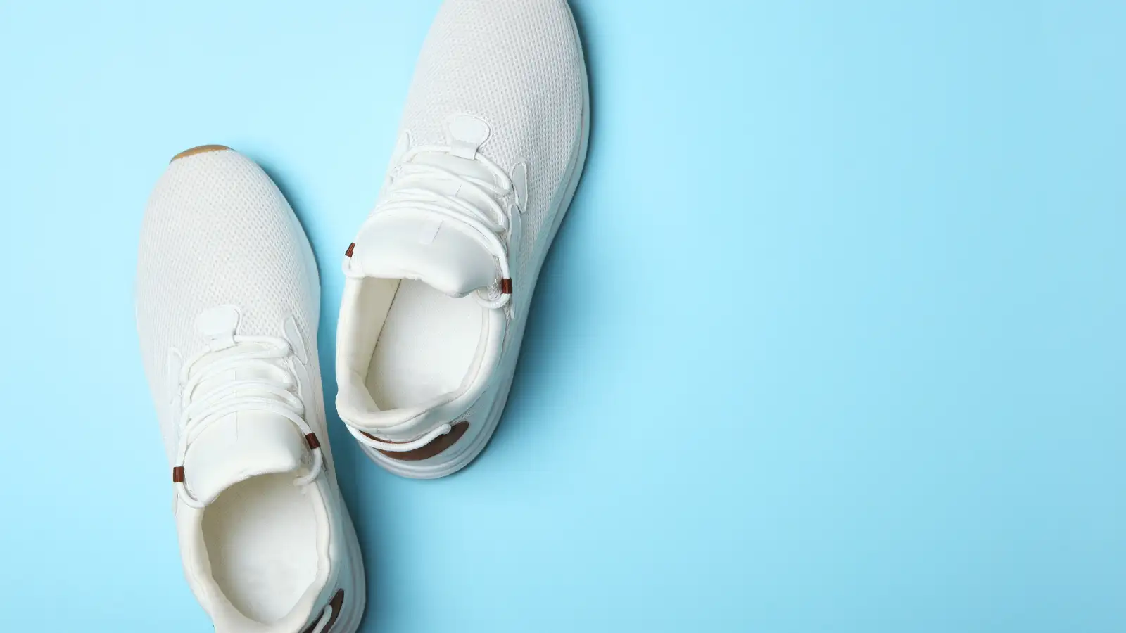 9 Best Shoes for Male Nurses Looking for Comfort & Breathability